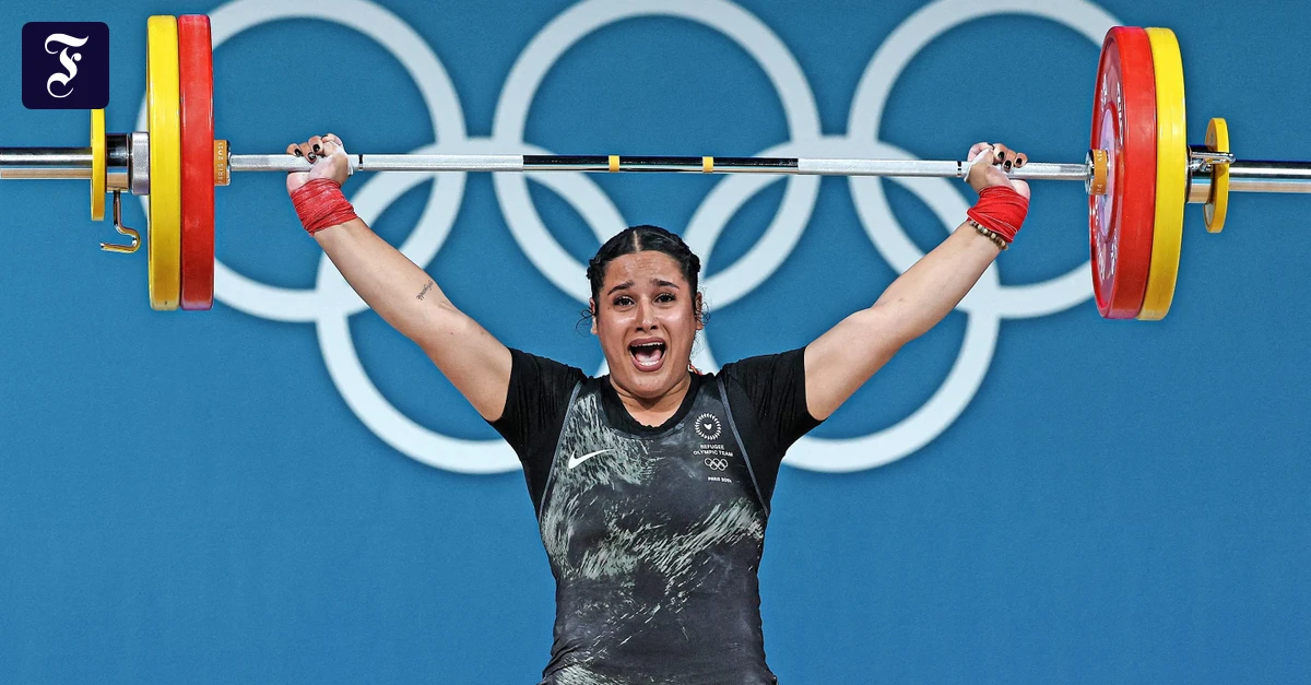 Olympia 2024: Gewichtheberin Yekta Jamali ist die stärkste Frau in ...