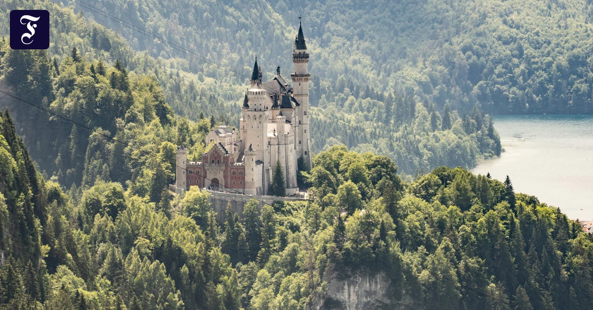 Markus Söder in Neuschwanstein: Ludwig II. als James Dean von Bayern | FAZ