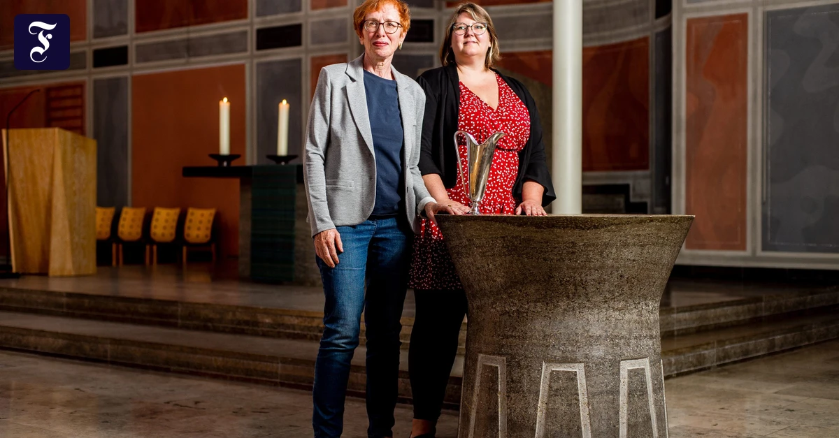 Evangelische Kirche: Taufe mit Wasser und Eis in Hanau | FAZ