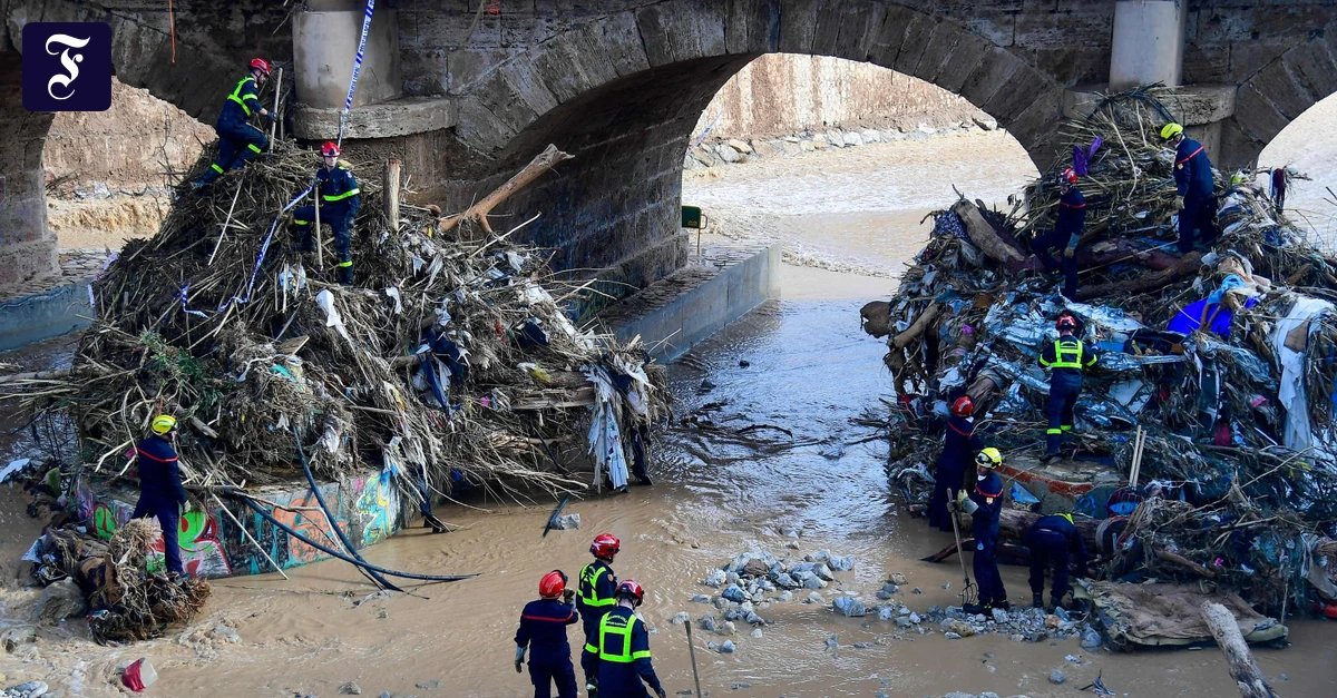 Nach Flut in Spanien steigt die Zahl der Toten auf 227 | FAZ