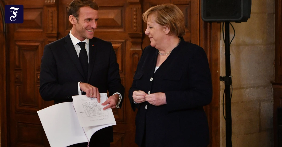 Merkel in Frankreich: Macron bereitet ihr einen herzlichen Abschied | FAZ
