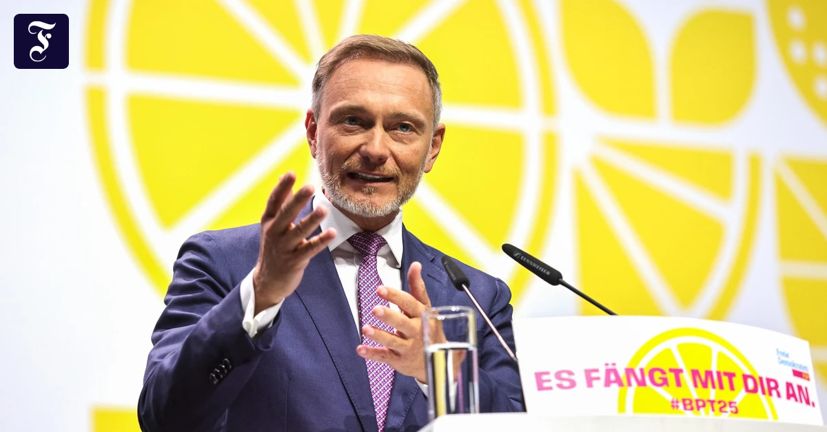 Applaus und Tränen: Lindner hält Abschiedsrede auf FDP-Parteitag | FAZ