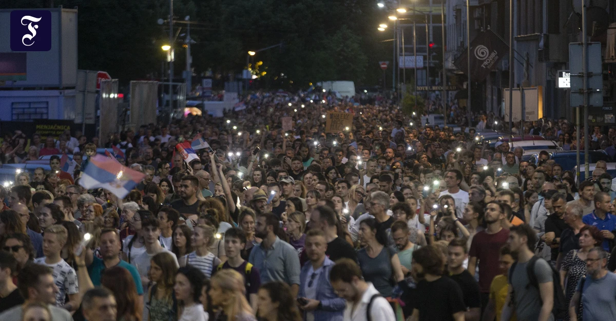 Serbien: Zehntausende protestieren gegen Gewalt in Belgrad | FAZ