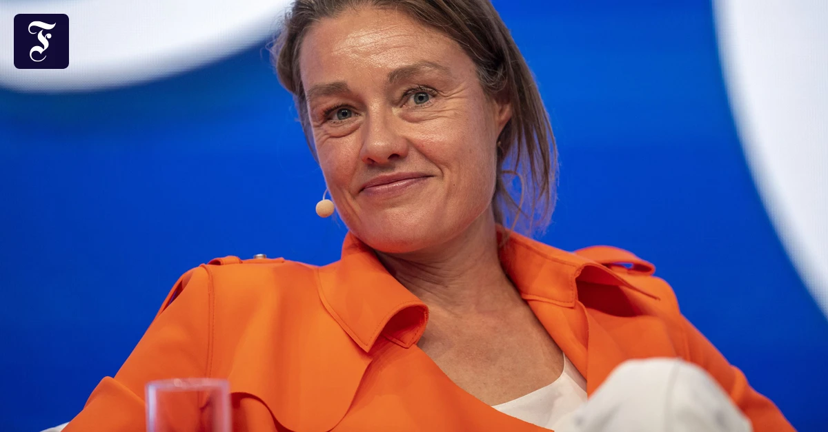 Katja Kraus über Frauen im Männerfußball: Extrem harte Verurteilung | FAZ