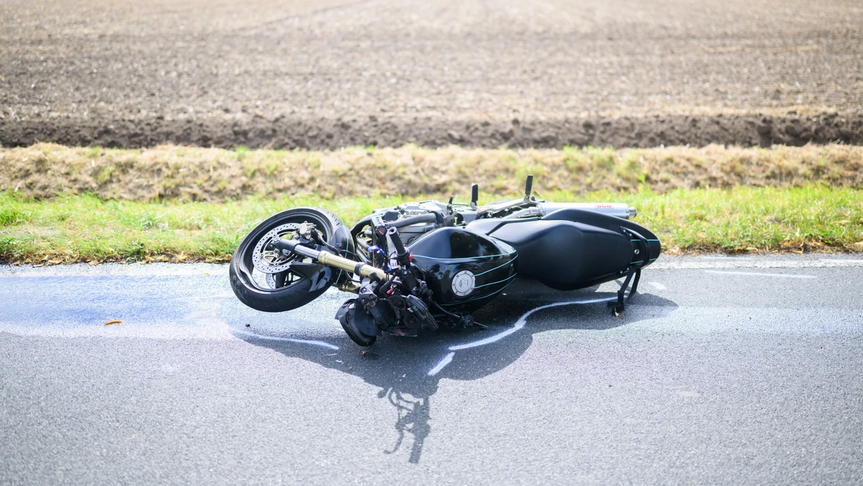 Bad Schwalbach: 27 Jahre alter Motorradfahrer nach Unfall schwer ...