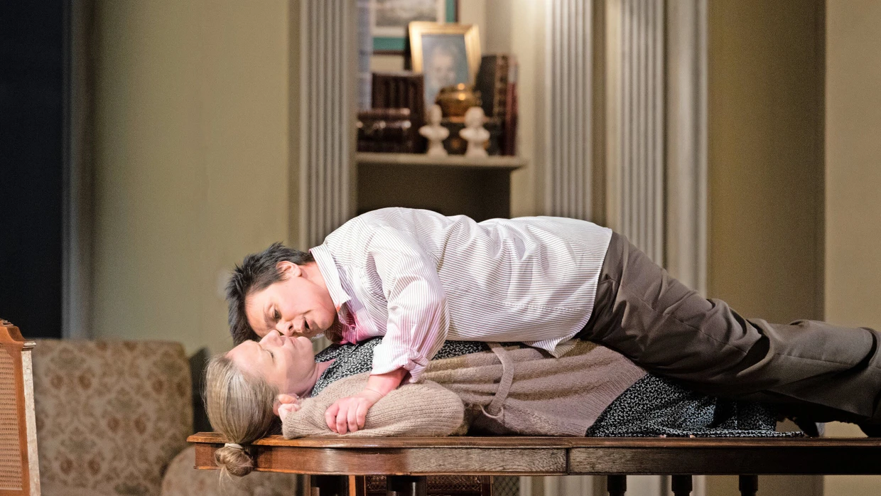 Tcherniakov inszeniert Strauss’ „Elektra“ in Hamburg | FAZ