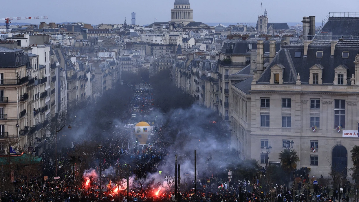 Frankreich: Millionen protestieren gegen Rentenreform | FAZ