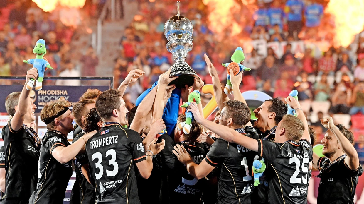 Deutschlands Hockey-Nationalmannschaft vor Olympia: Zukunft aus Mut | FAZ