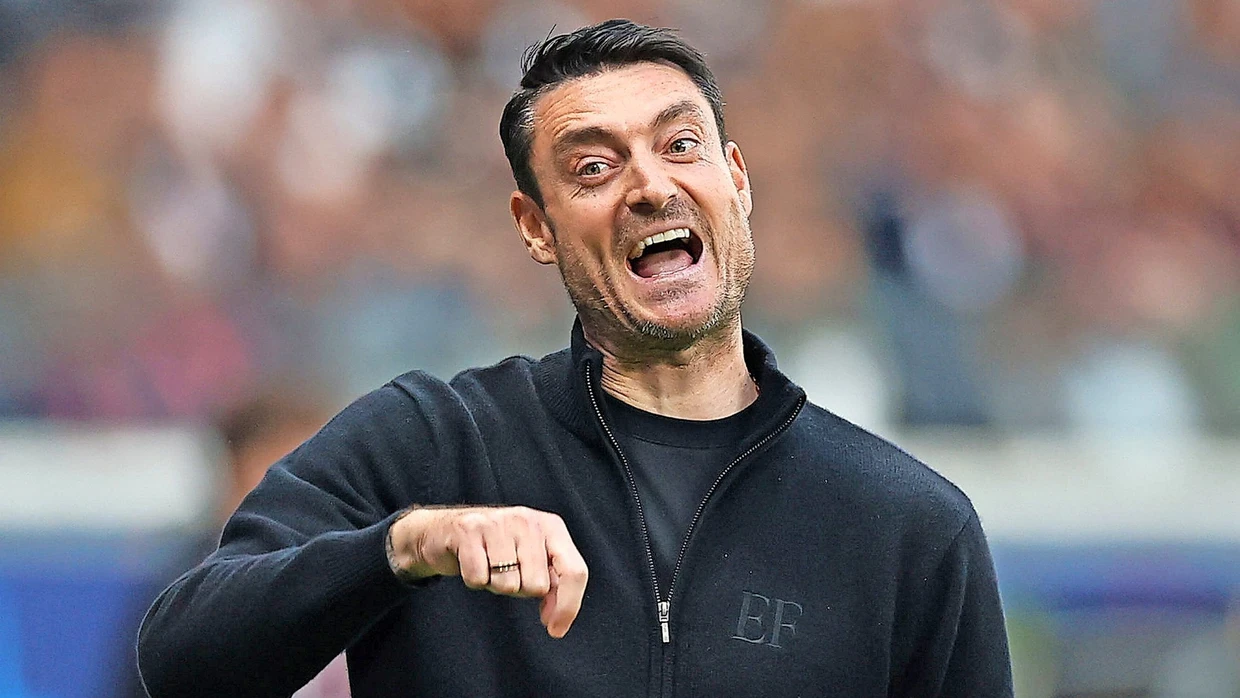 Albert Riera: Eintracht-Frankfurt-Trainer kritisiert vor HSV-Spiel ...