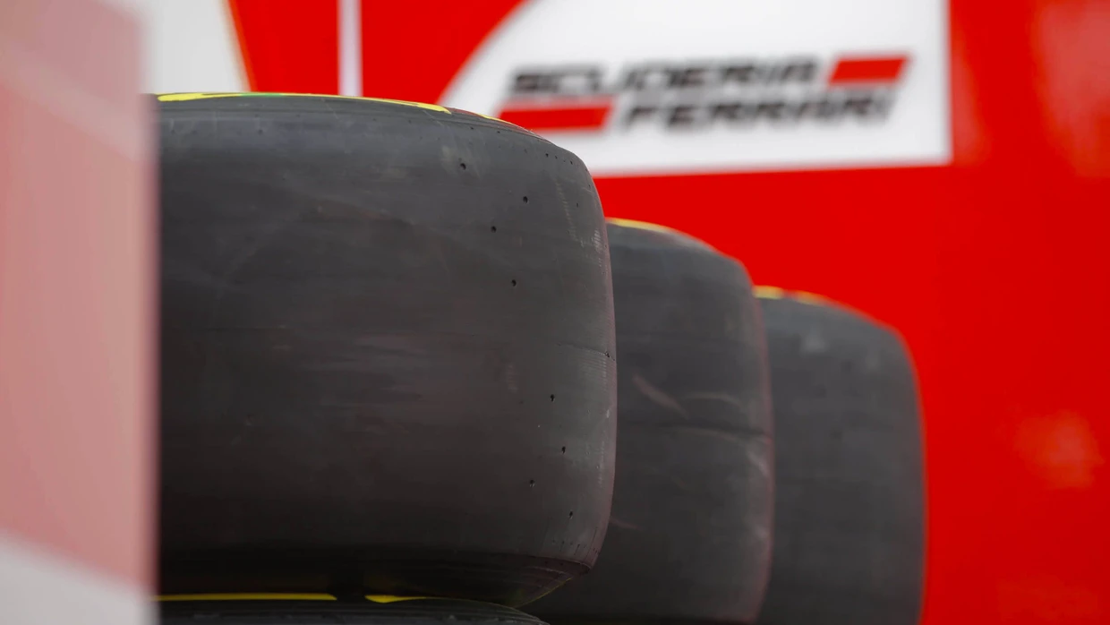 Ist Pirelli unschuldig an Sebastian Vettels Reifenschaden? | FAZ