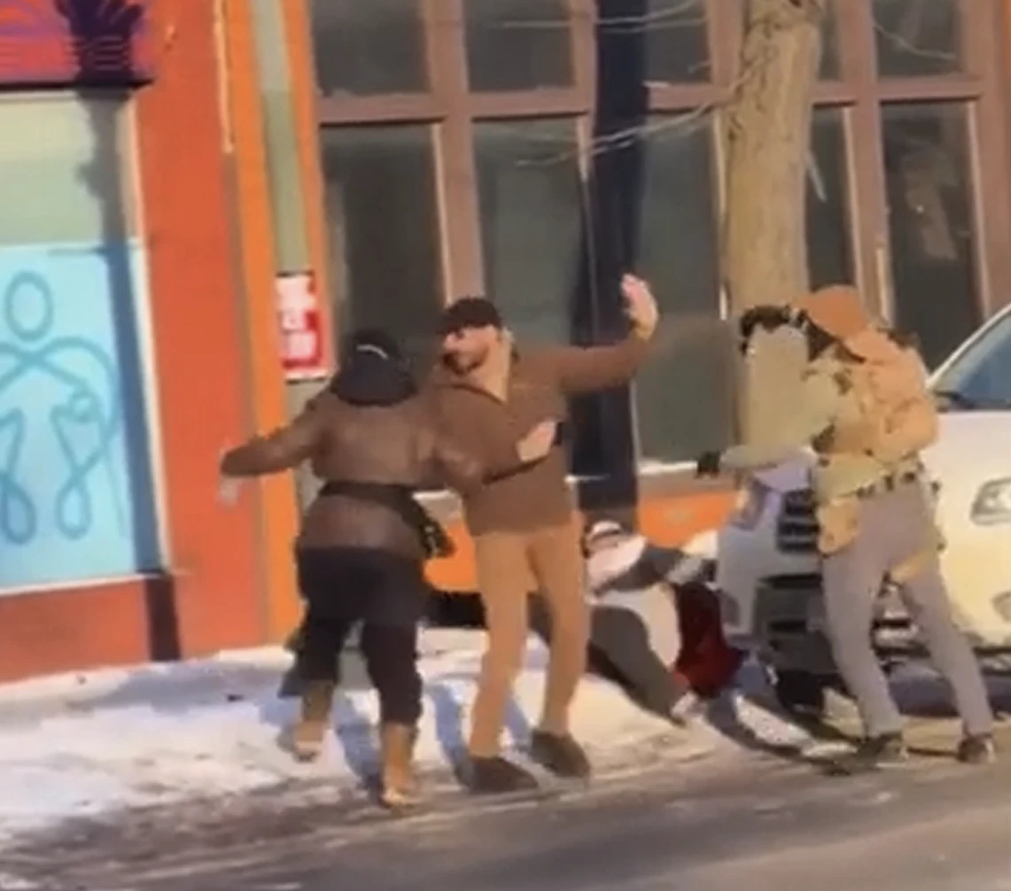 ICE-Schüsse in Minneapolis: Die letzten Momente vor Alex Prettis Tod | FAZ