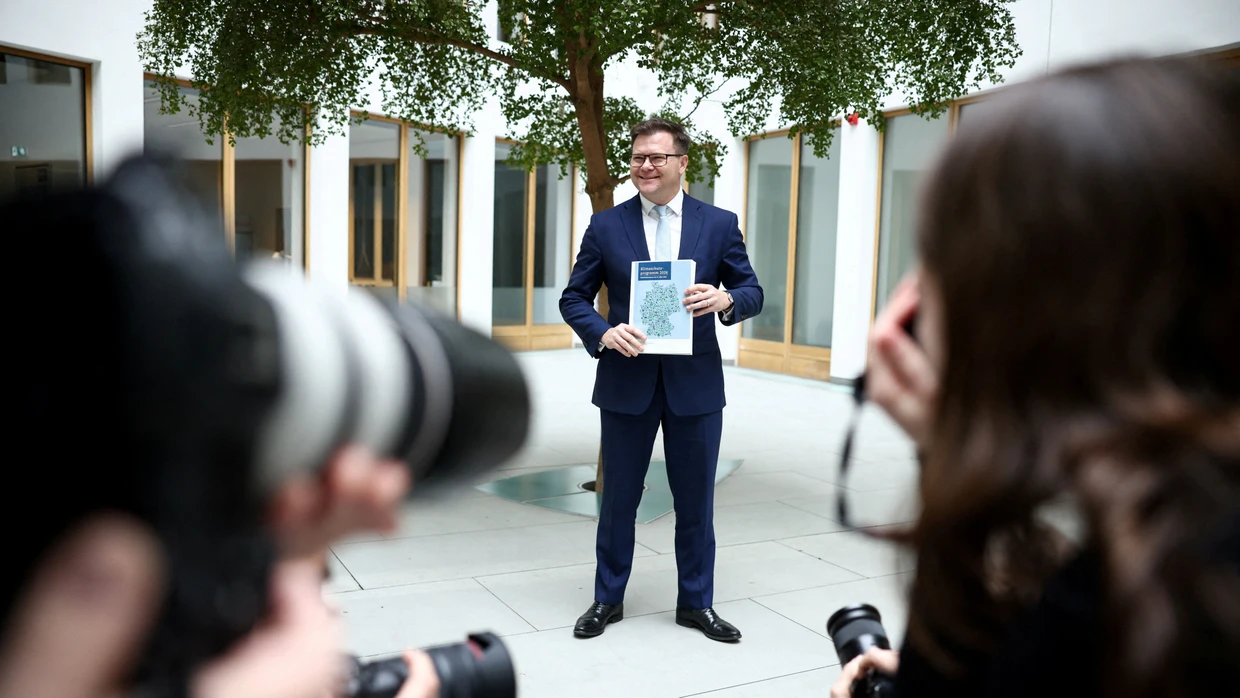 Carsten Schneider: Klimaschutz als nationales Interesse | FAZ