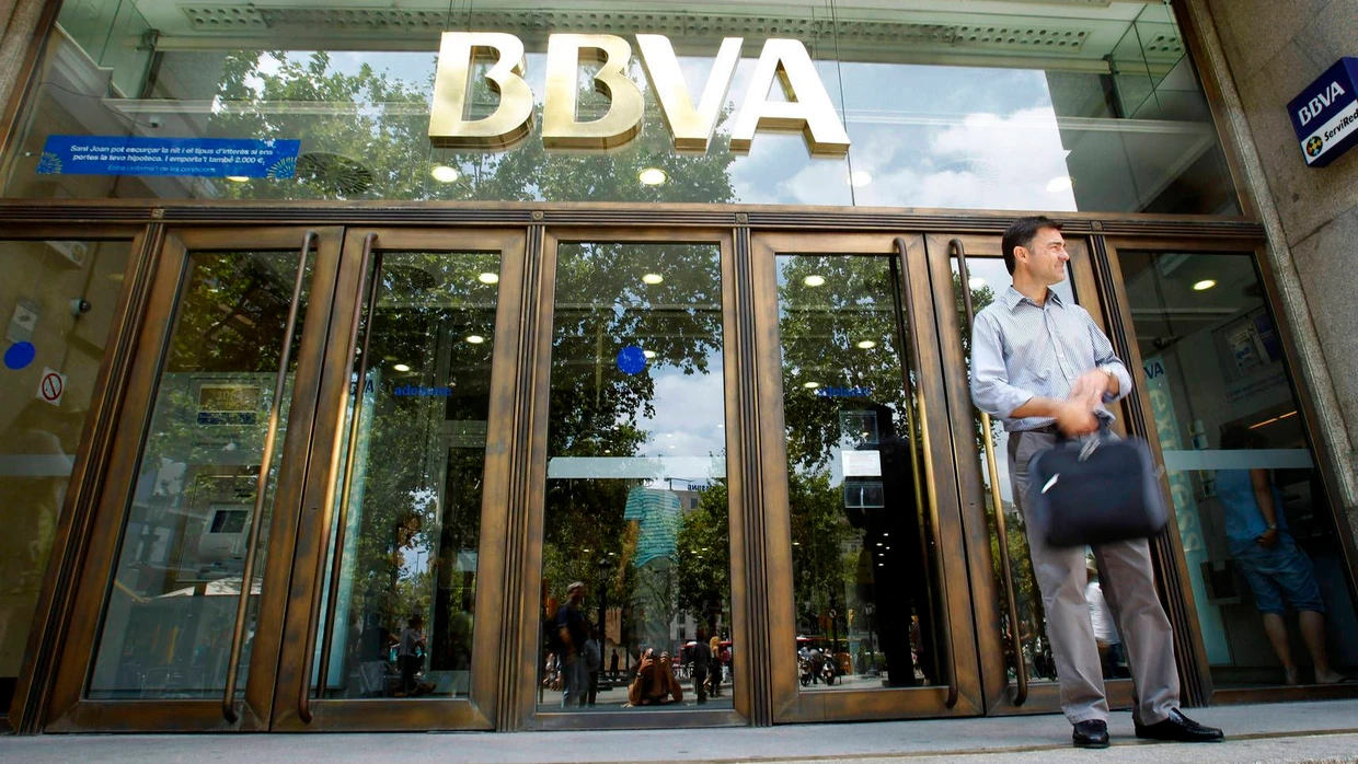 Trotz Rezession Zuhause Beide Spanische Großbanken Erzielen