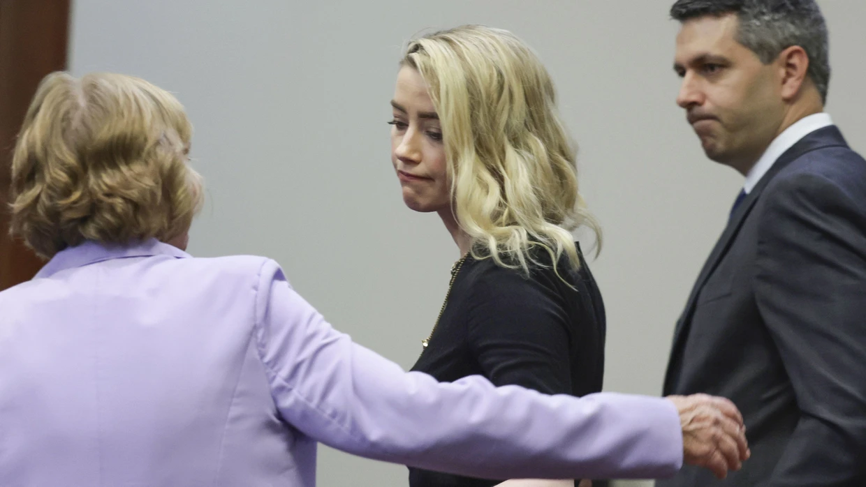Amber Heards Anwälte stellen Berufungsantrag nach Gerichtsurteil | FAZ