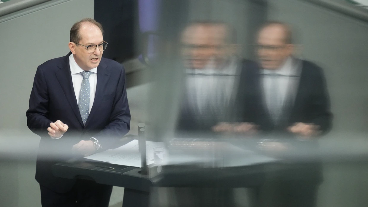 Aufnahme von Afghanen: Die zwei Rollen des Alexander Dobrindt | FAZ