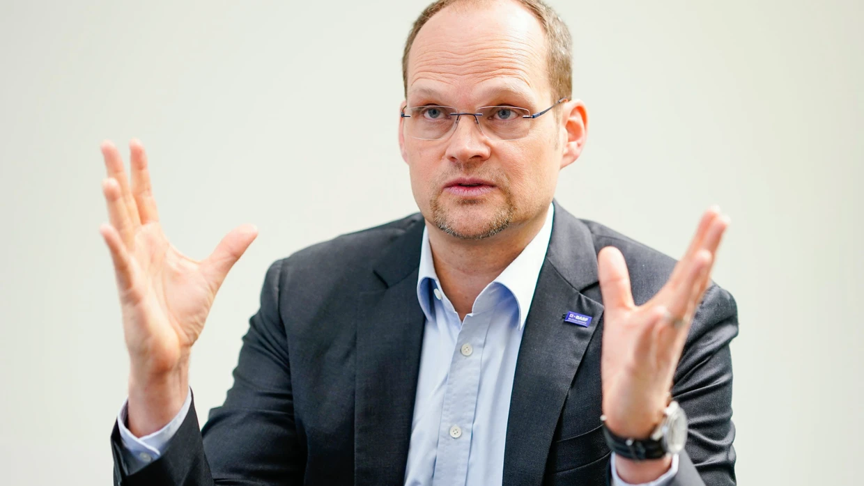 BASF-Finanzvorstand: Die Entbürokratisierung ist längst überfällig | FAZ