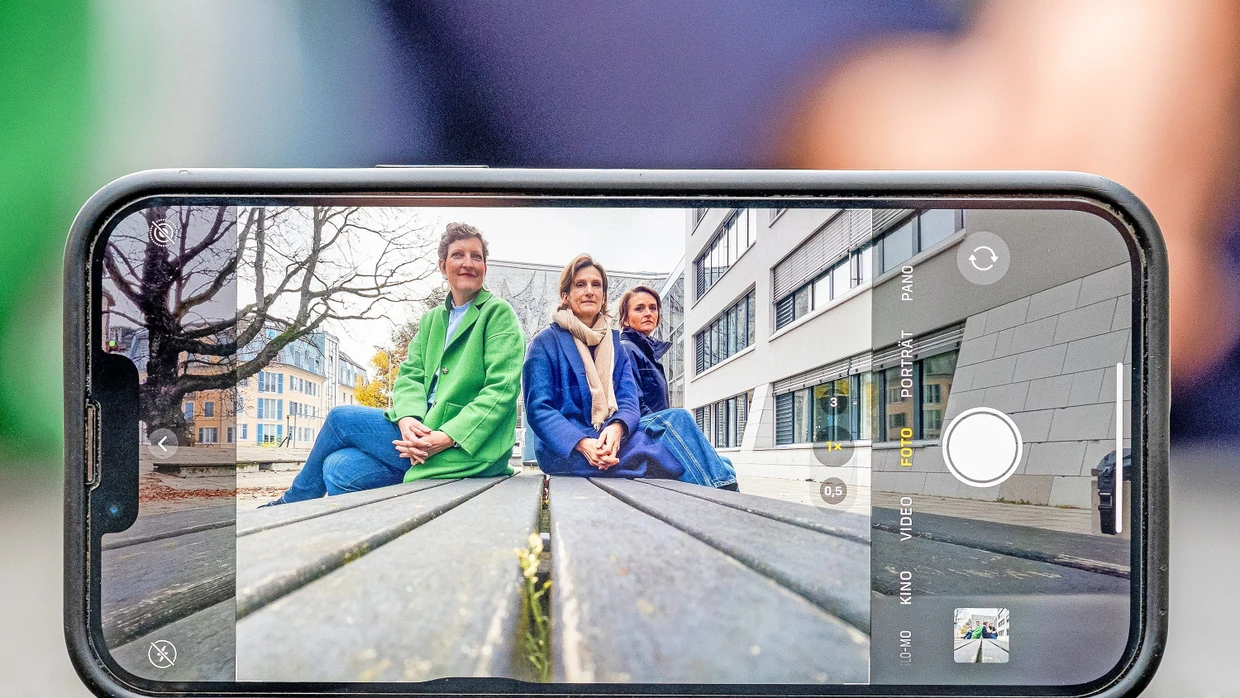 Frankfurt: Warum viele Eltern den Smartphone-Start ihrer Kinder ...