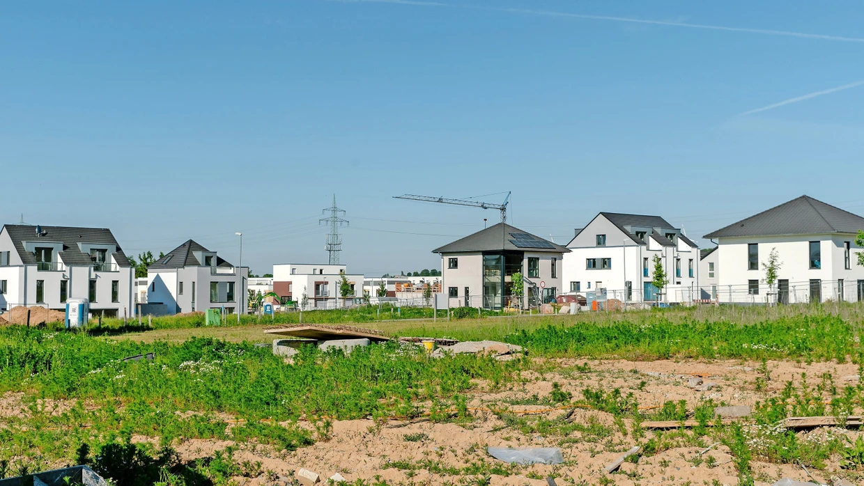Immobilien: Was steigende Zinsen für Hausbesitzer bedeuten | FAZ
