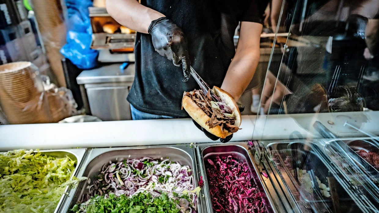 Warum ein Döner mehr als 10 Euro kosten kann | FAZ