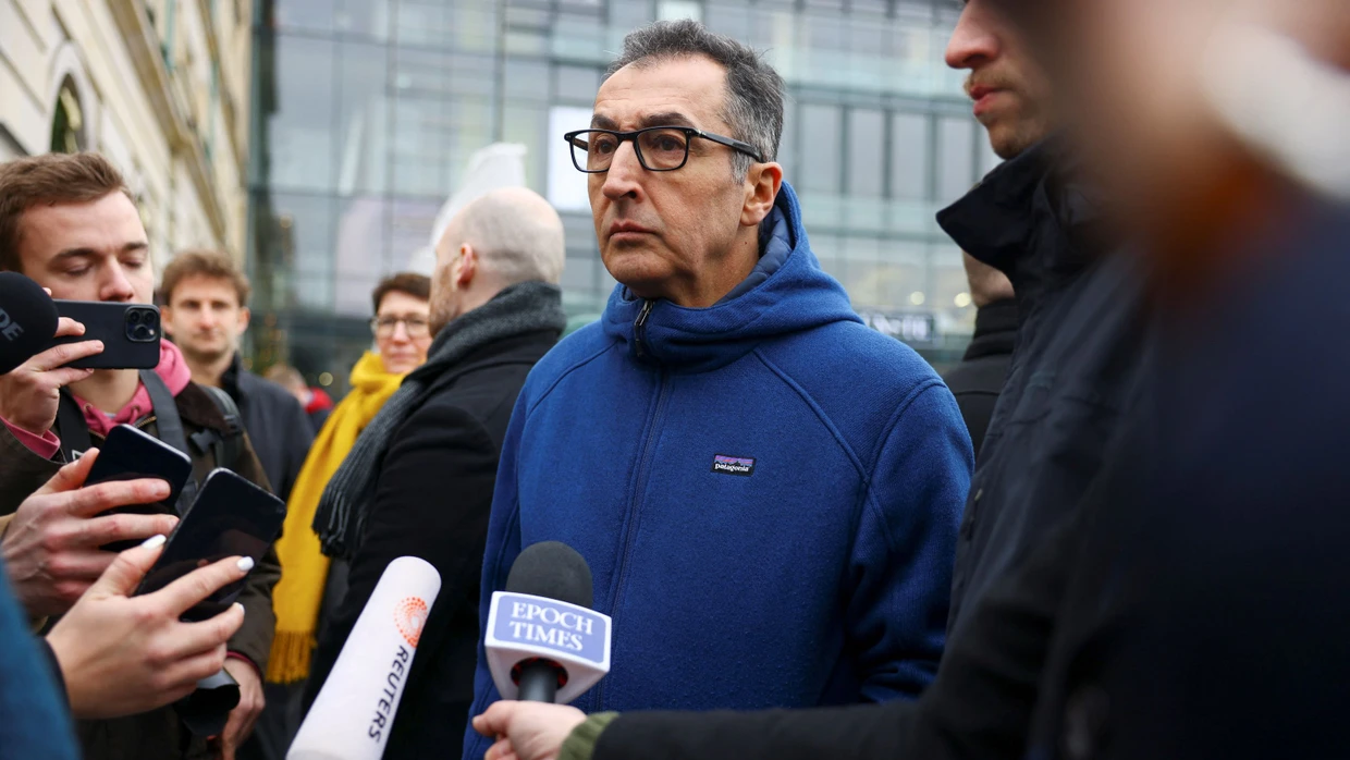 Bauern-Demo in Berlin voller Wut: Cem Özdemir zeigt Verständnis | FAZ