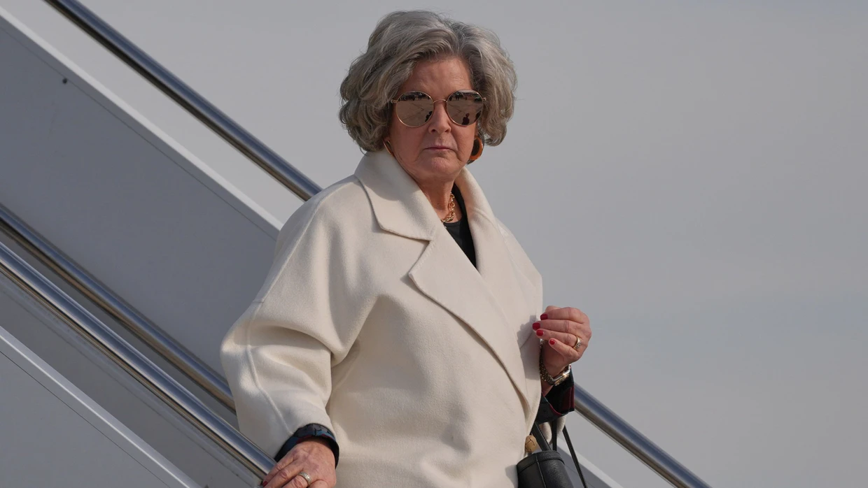 Manipulation statt Trump-Kritik: Stabschefin Susie Wiles | FAZ