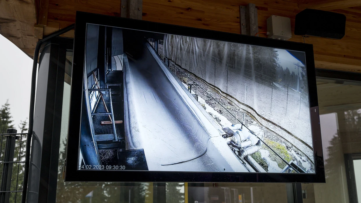 Bobbahn-Unglück in Oberhof: Fuhr der Ice-Tube bei Rot? | FAZ