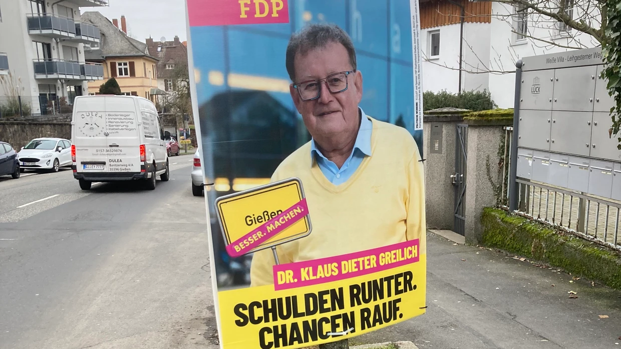 Kommunalwahl in Gießen: Wahlplakate fast ohne Lokalbezug | FAZ