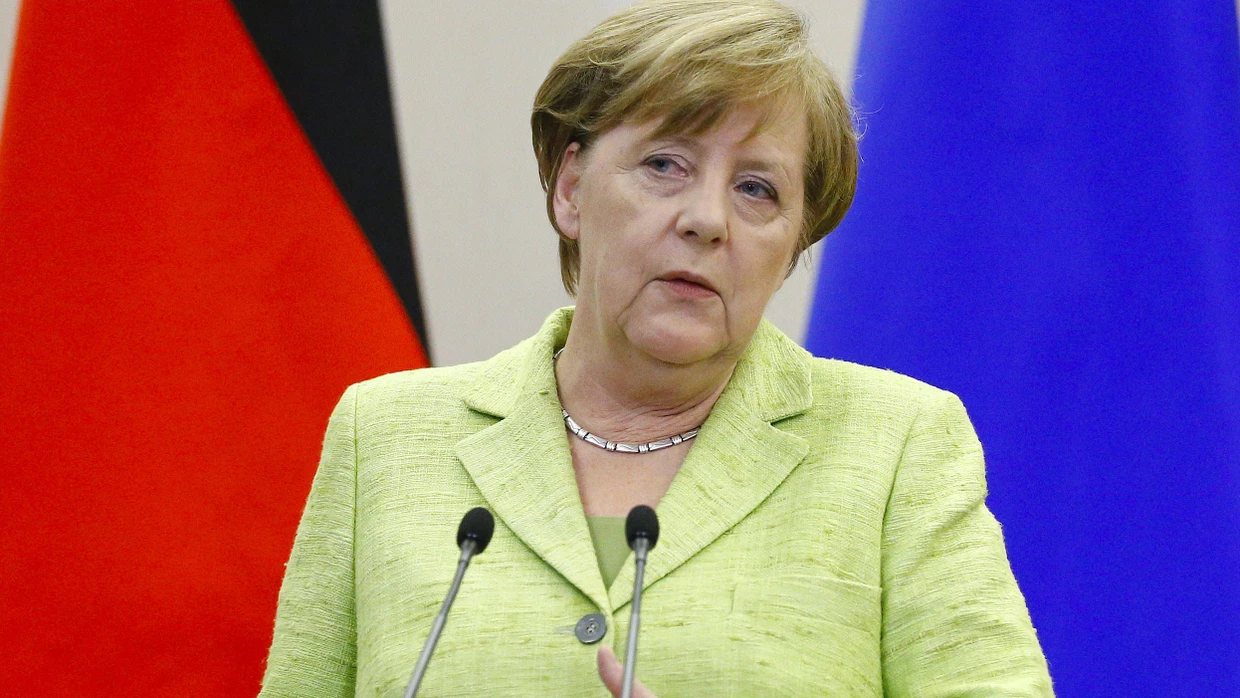 Wahl in Frankreich: Angela Merkel wirbt für Emmanuel Macron | FAZ