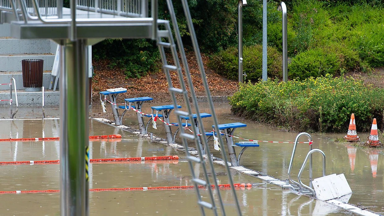 Badesaison in Bad Soden nach Unwetter beendet | FAZ