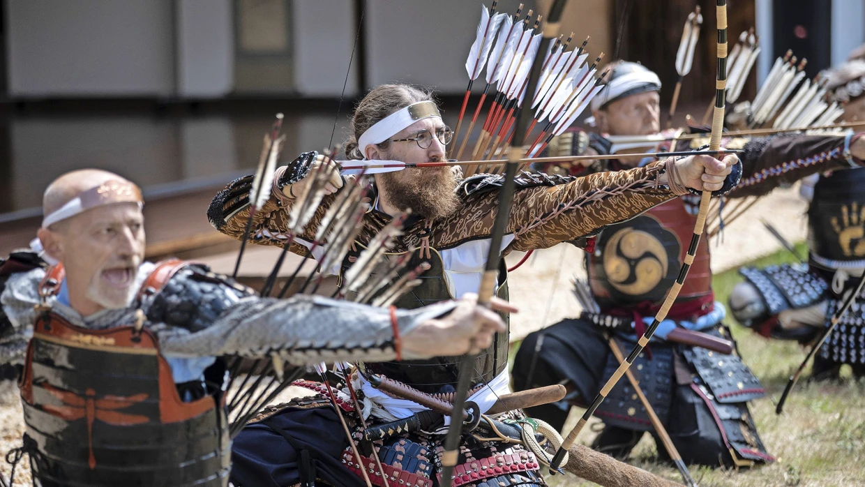 Kyudo beim Verein Kyudojo in Frankfurt: Besuch beim Bogenschießen | FAZ
