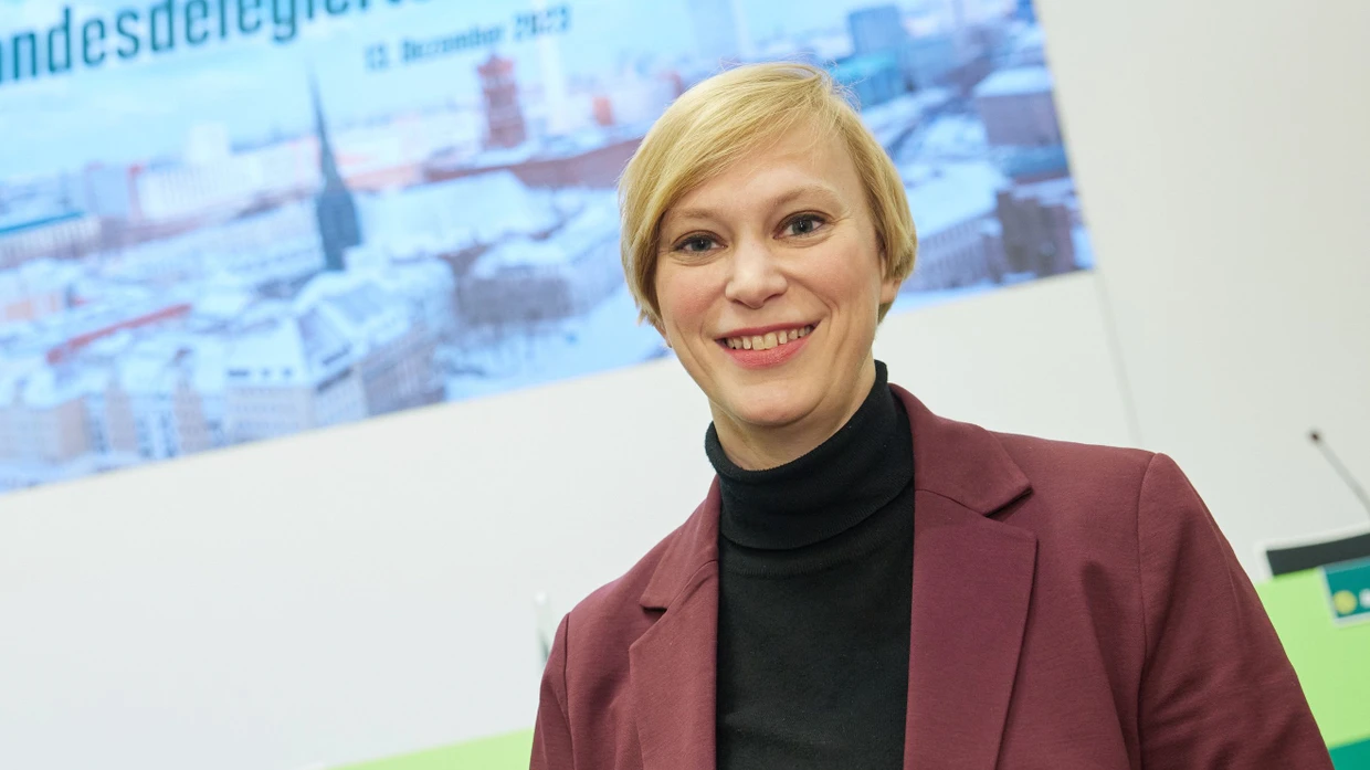 Neue Berliner Grünen-Vorsitzende: Wer ist Nina Stahr? | FAZ