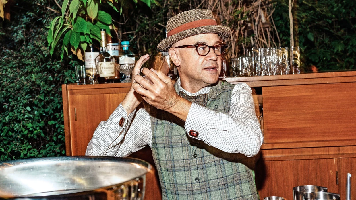 Barkeeper Chris Hannah trägt seine Drinks in die Welt | FAZ