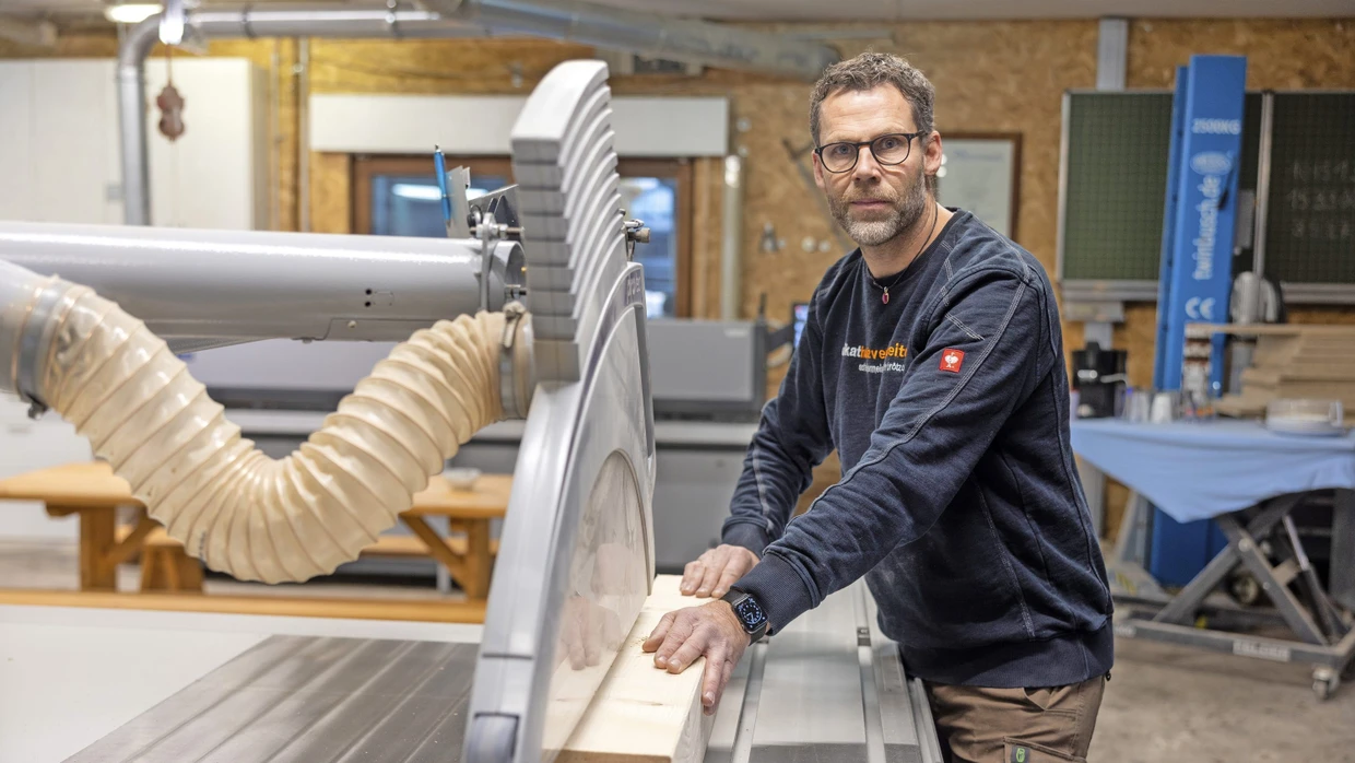 Tischlermeister im Taunus: Aus Freude am Holz | FAZ