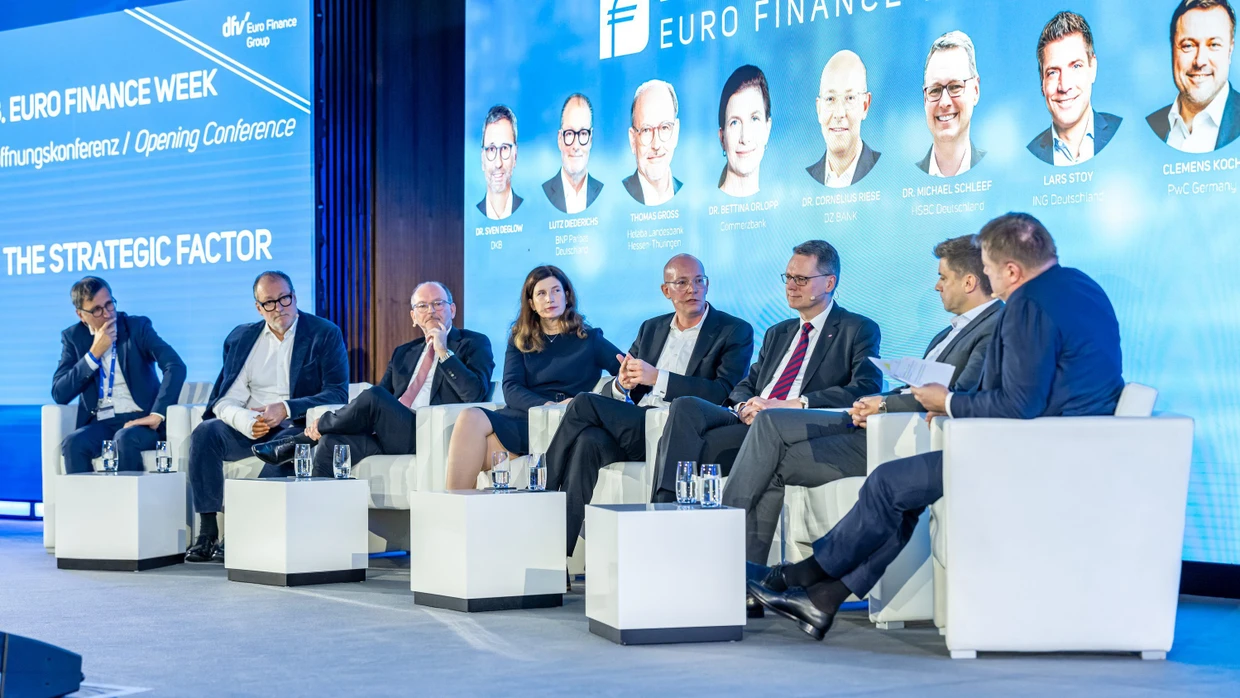 Euro Finance Week: Banken fordern Reformen und mehr Mut | FAZ