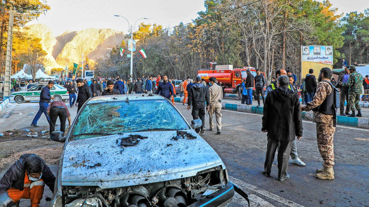 Explosionen in Iran: IS reklamiert Anschlag in Kerman für sich | FAZ