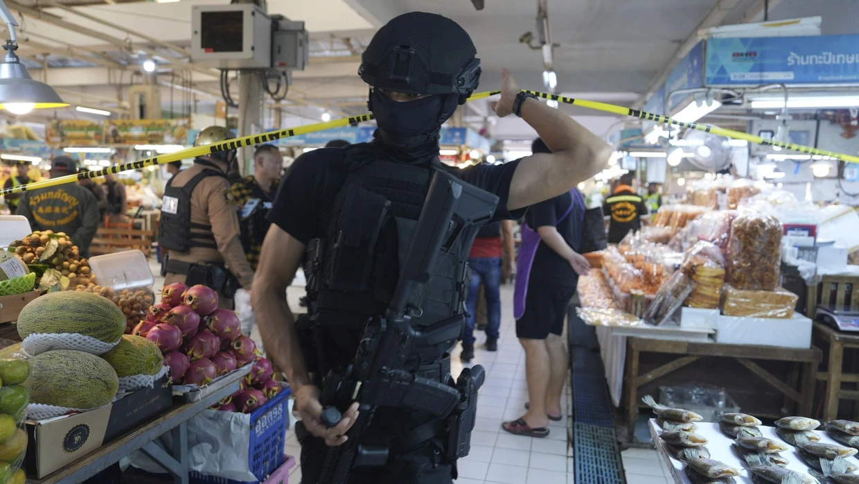 Bewaffneter Angreifer erschießt auf beliebtem Markt in Bangkok fünf ...