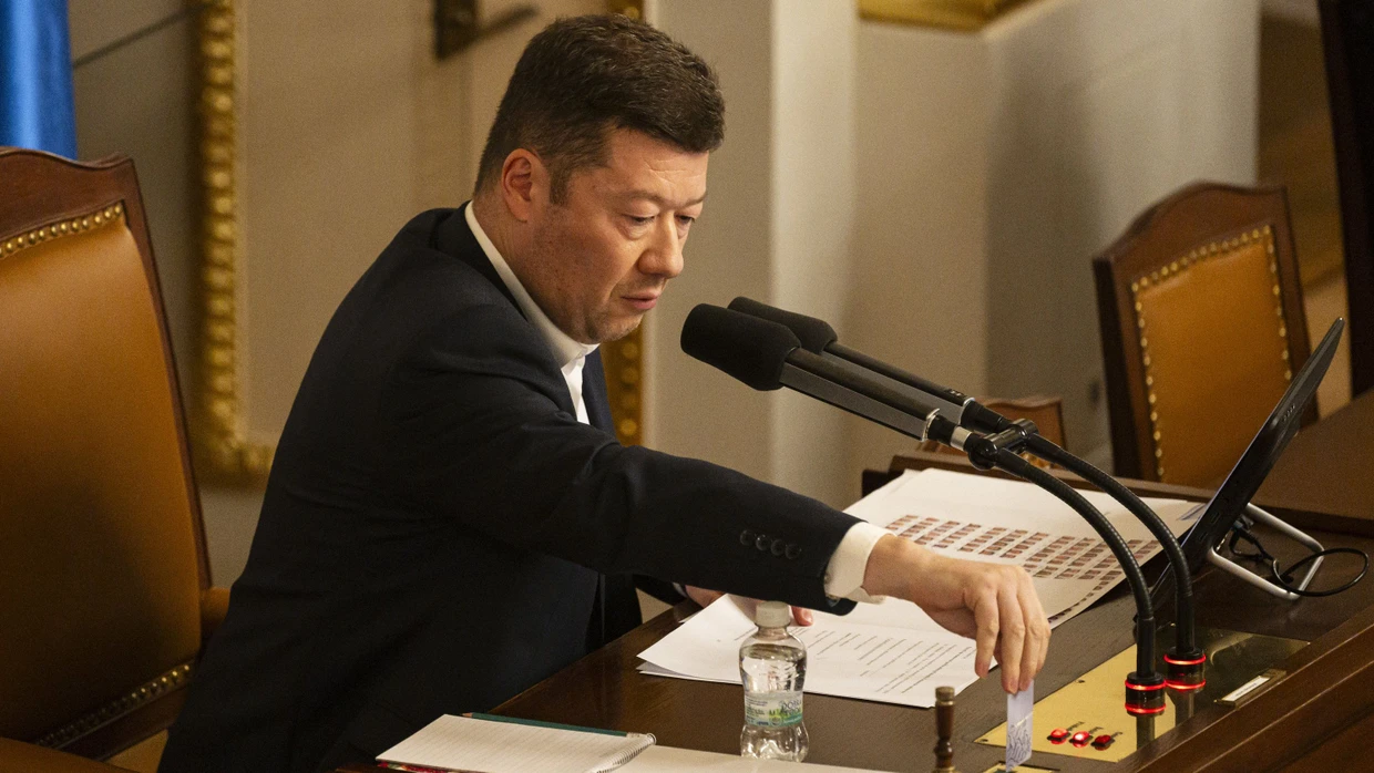 Tschechien: Rechtsextremist Tomio Okamura ist neuer Parlamentspräsident ...