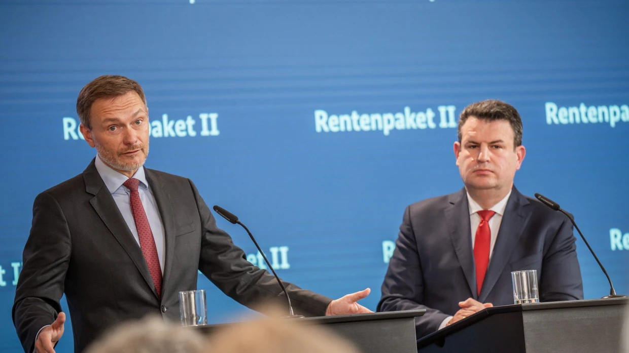 Neues Rentenpaket: Beschäftigte und Betriebe sollen mehr zahlen | FAZ