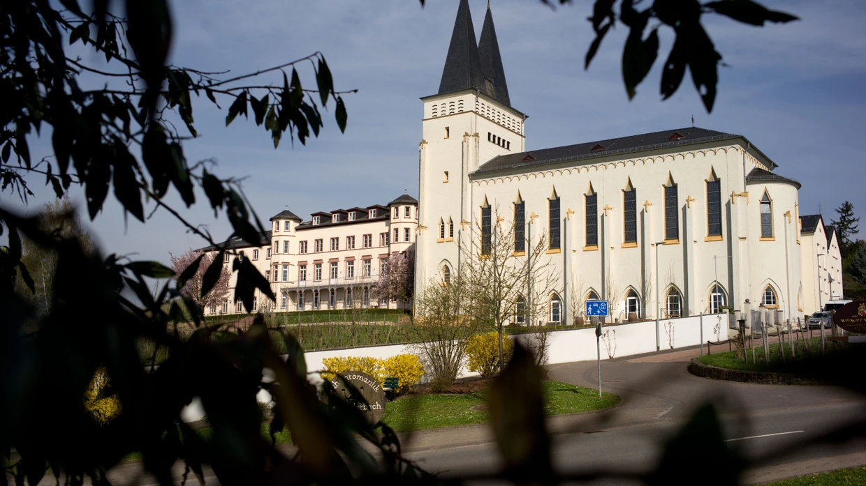 Kloster Johannisberg: Streit um Erbe des Wisag-Gründers Claus Wisser ...