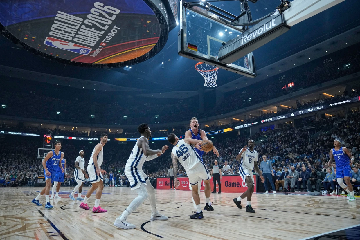 NBA in Berlin: Franz und Moritz Wagner siegen mit Orlando Magic | FAZ