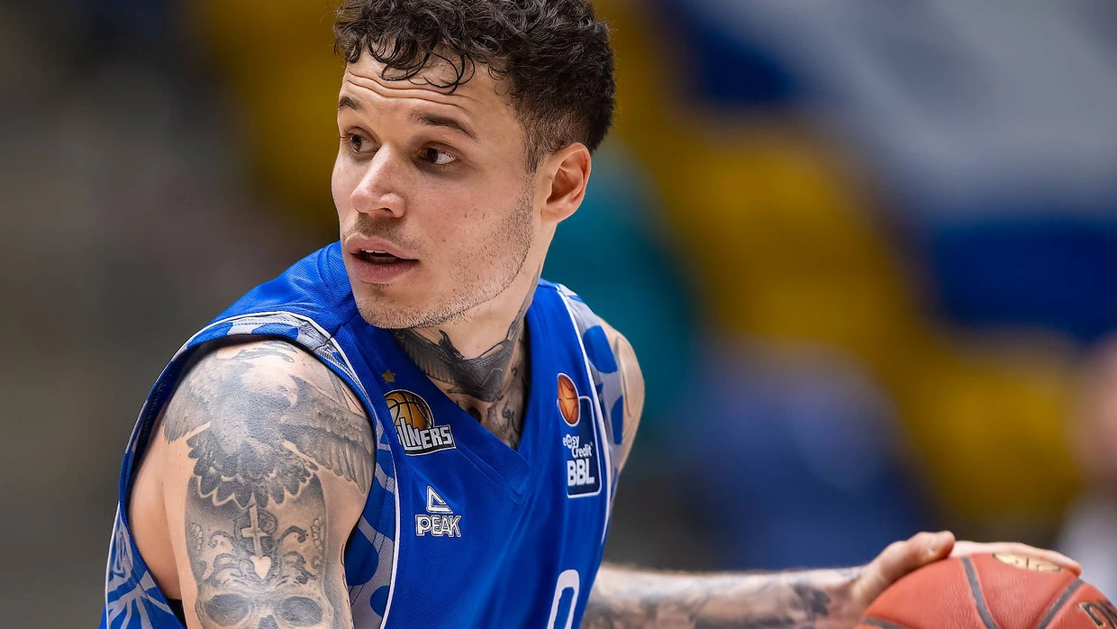 Basketball: Fraport Skyliners warten auf Konstantin Konga | FAZ