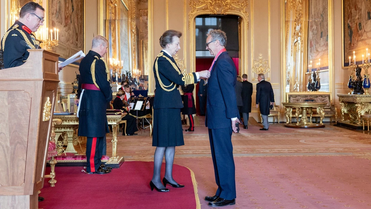 Tom Dixon von Charles III. besonders geehrt | FAZ