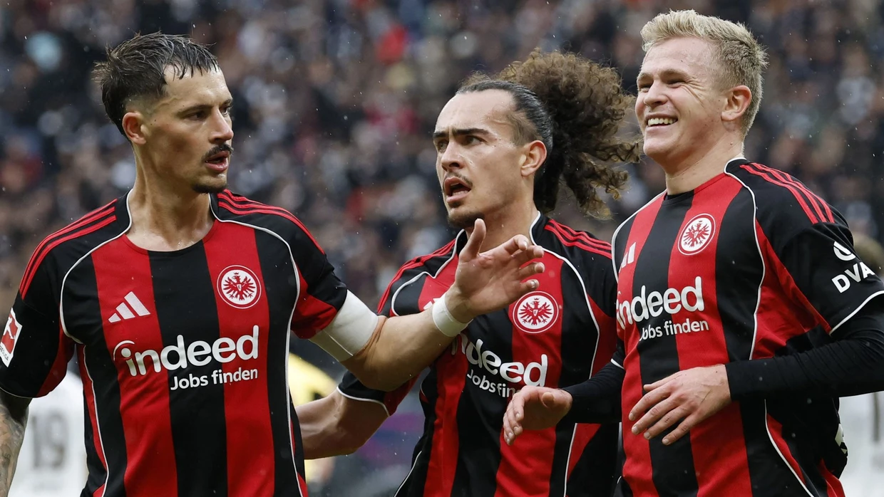 Eintracht Frankfurt besiegt FC St. Pauli in Fußball-Bundesliga ohne ...