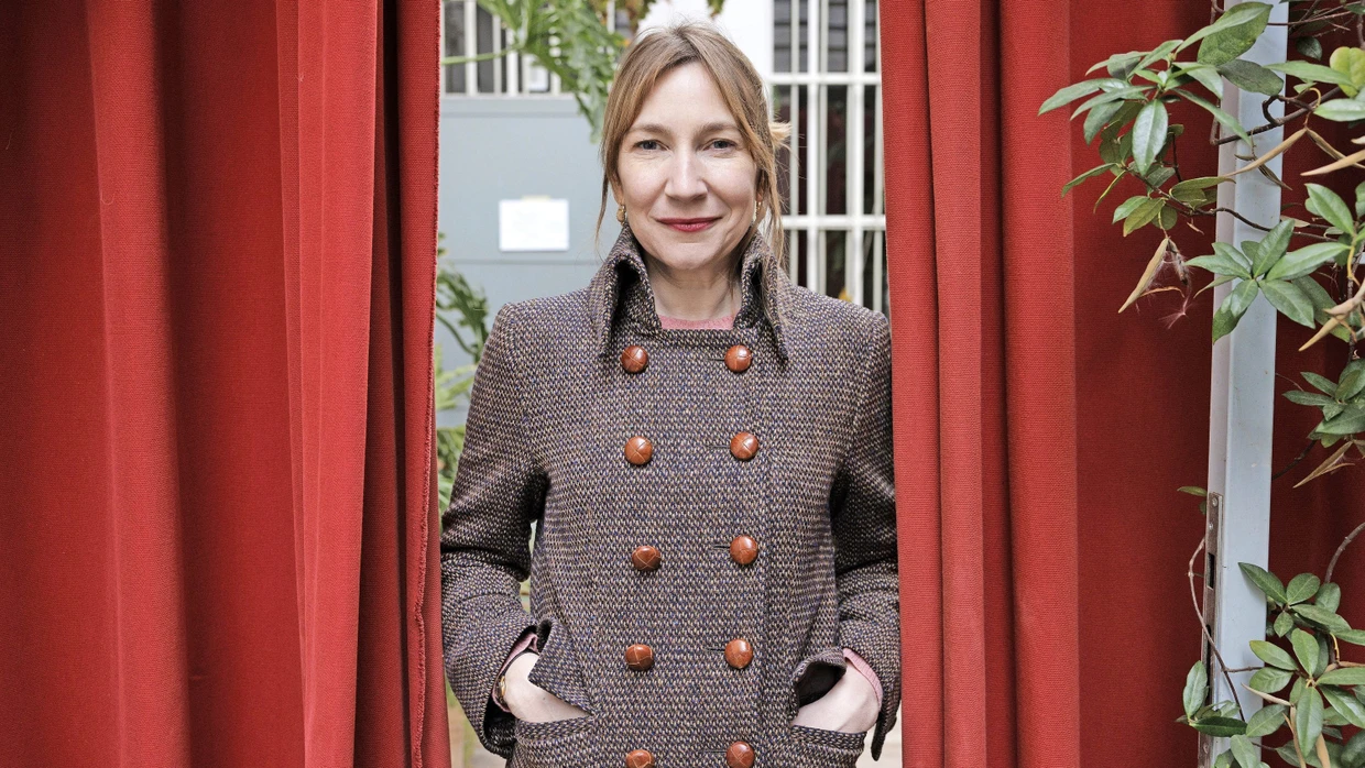 Rätselhaft schön: Sheila Hetis Roman „Reine Farbe“ | FAZ