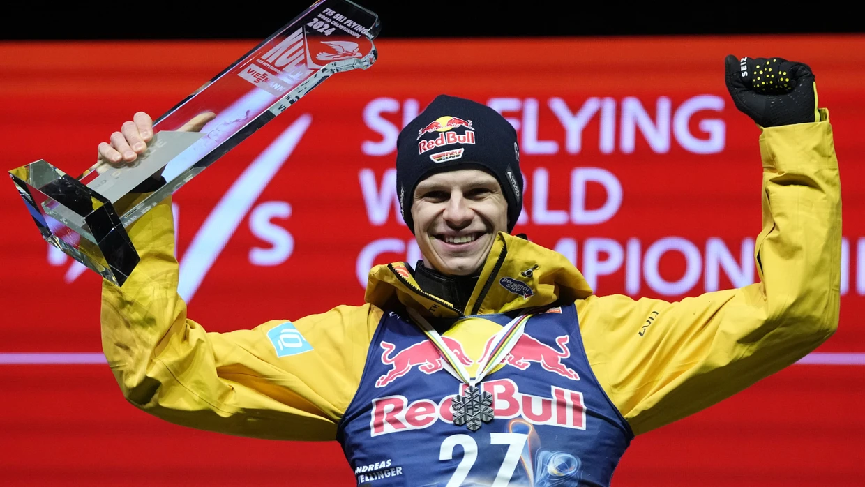 Andreas Wellinger holt Silber bei Ski-Flug-WM: Famose Aufholjagd | FAZ