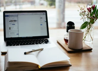 Die Inflation des Gedankenstrichs: Wie ein Satzzeichen KI-Texte verrät ...