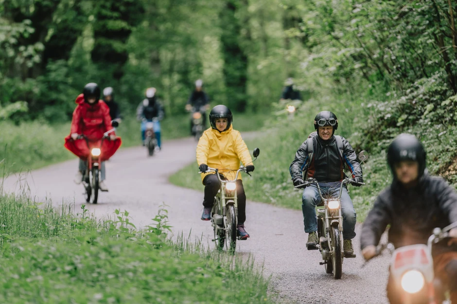 Mofa-Tour durch Schwäbische Alb: „Das Rad der Zeit drehen wir zurück!“