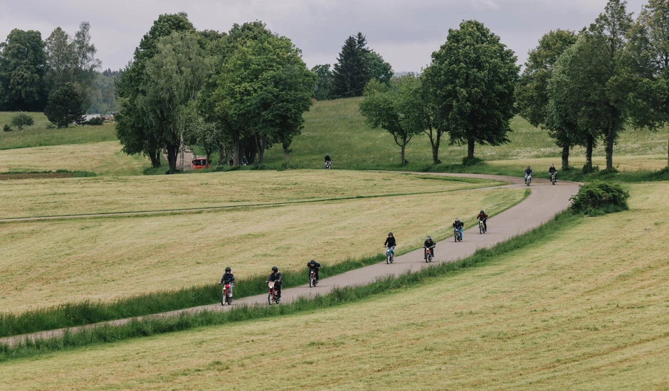 Mofa-Tour durch Schwäbische Alb: „Das Rad der Zeit drehen wir zurück!“