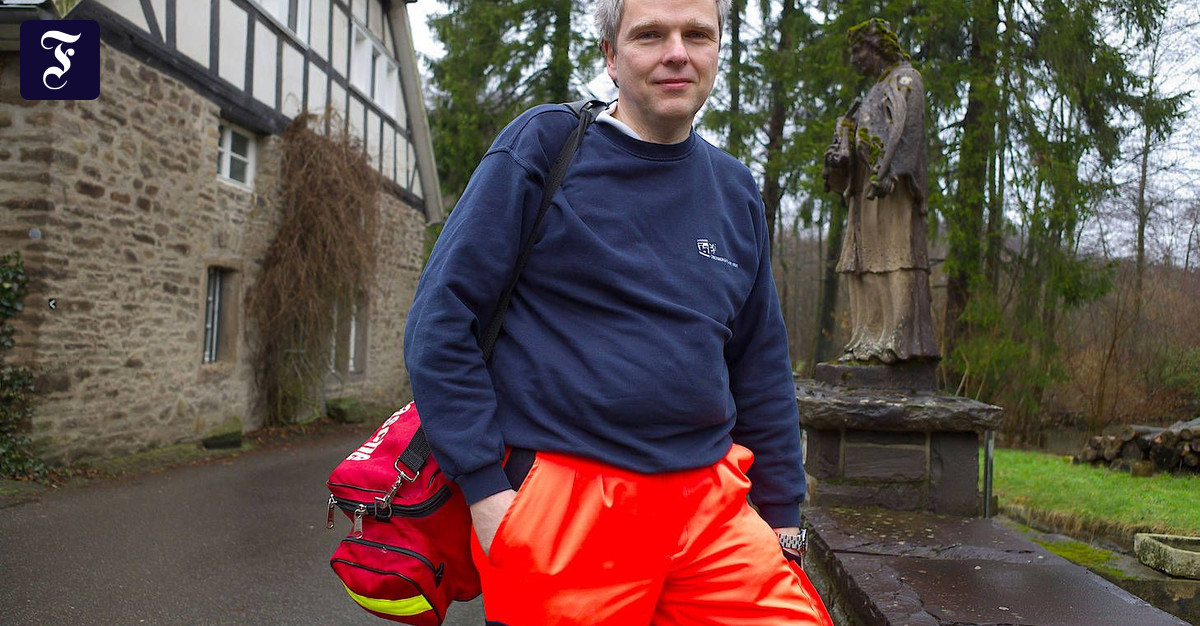 Landarzt Thomas Aßmann hat durch die Flut eine Praxis verloren