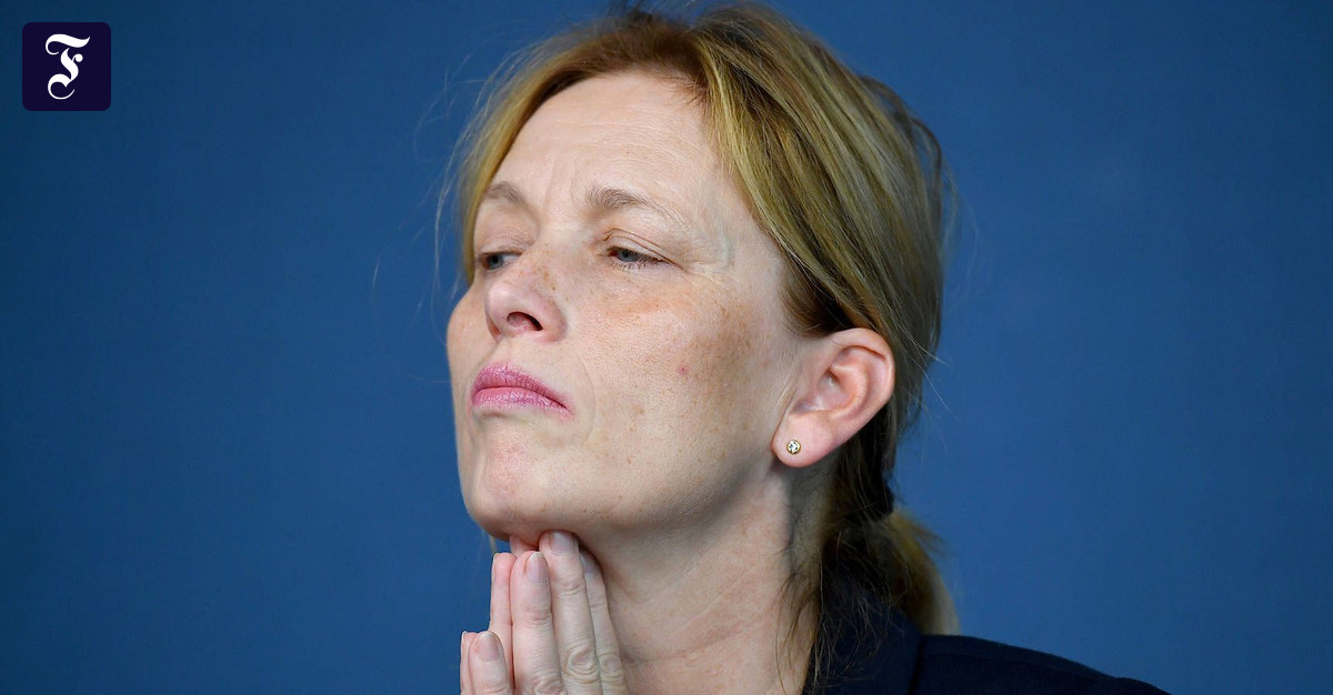 Warum Karin Prien Deutschland aus der Distanz betrachtet